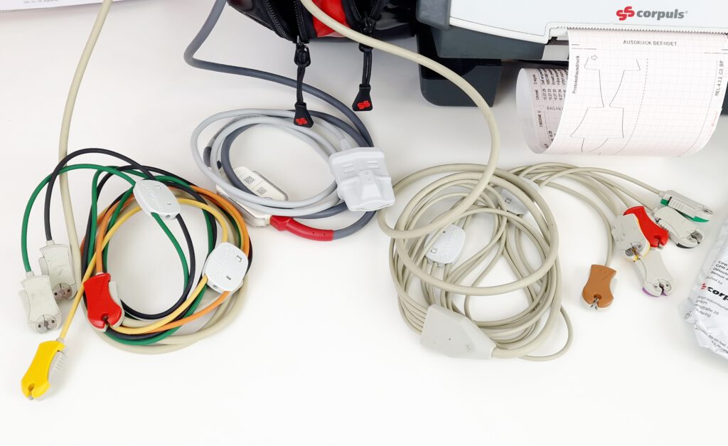 Corpuls3 / Corpuls C3 modular defibrillator/patient monitor with ...