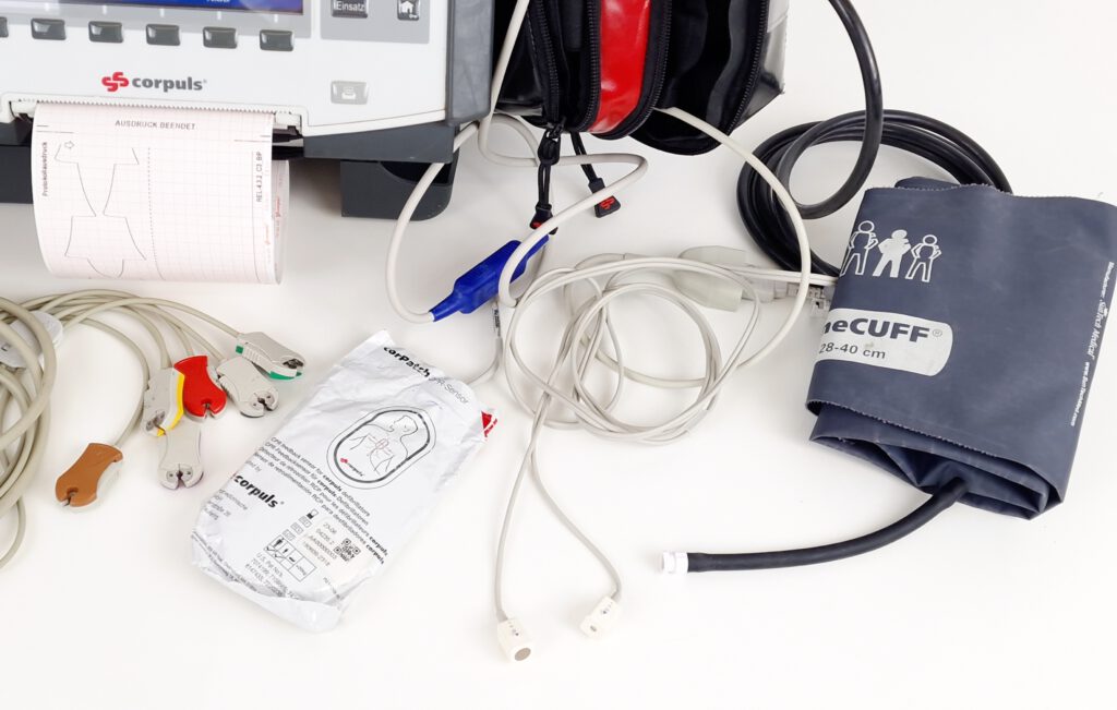 Corpuls3 / Corpuls C3 modular defibrillator/patient monitor with ...