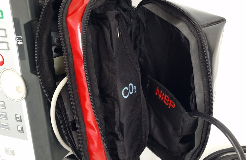 Corpuls3 / Corpuls C3 modular defibrillator/patient monitor with ...